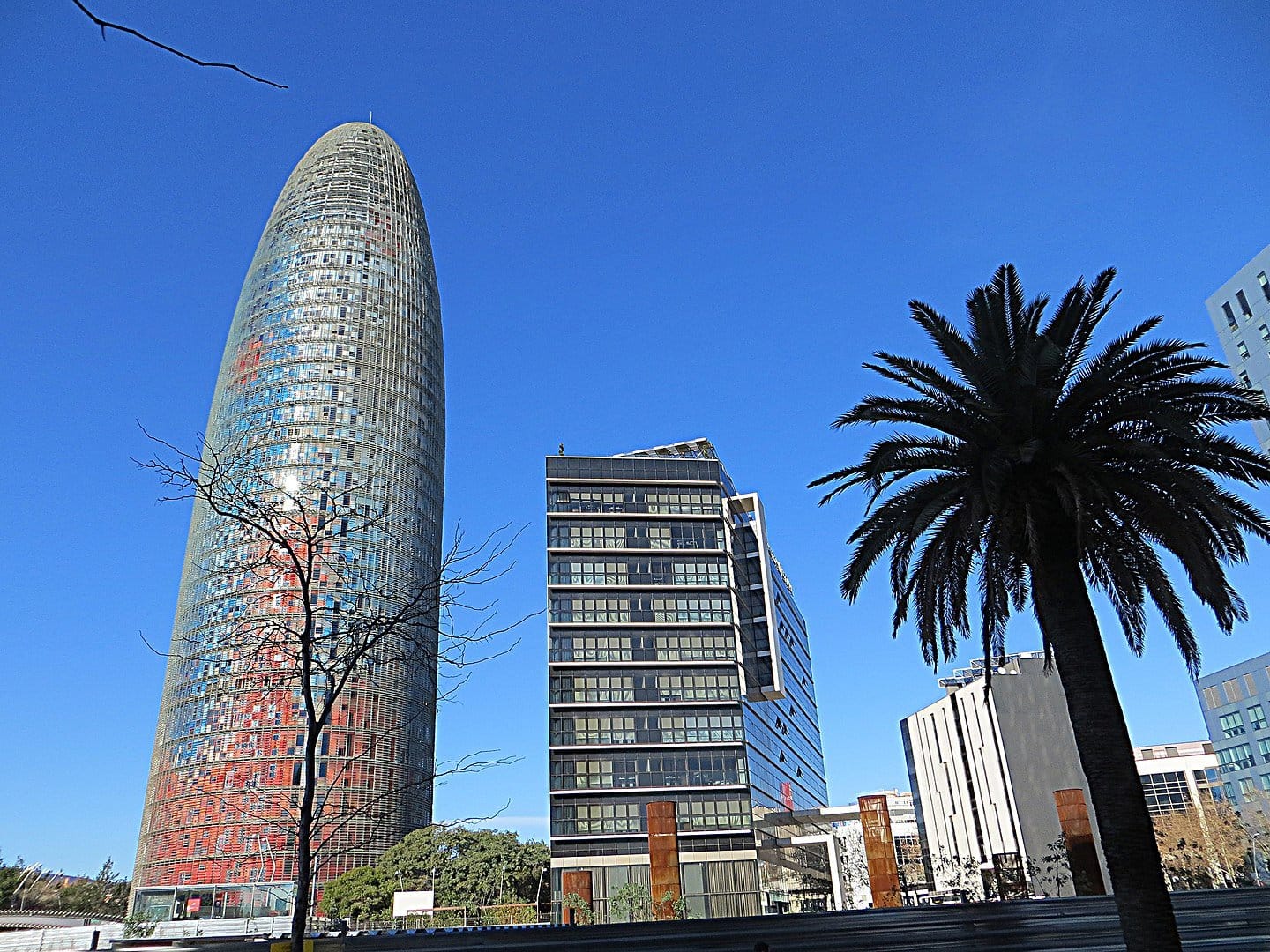 Los 5 edificios más feos de España - JØ₮₳