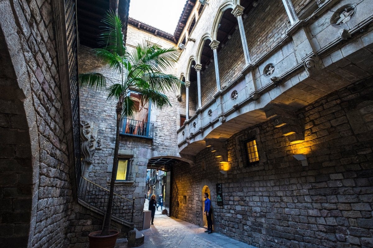 El Born, un paseo por la historia de Barcelona